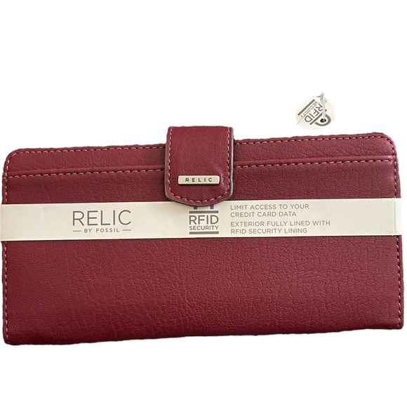 Fossil | Bags | Relic Wallet By Fossil With Rfid | Poshmark